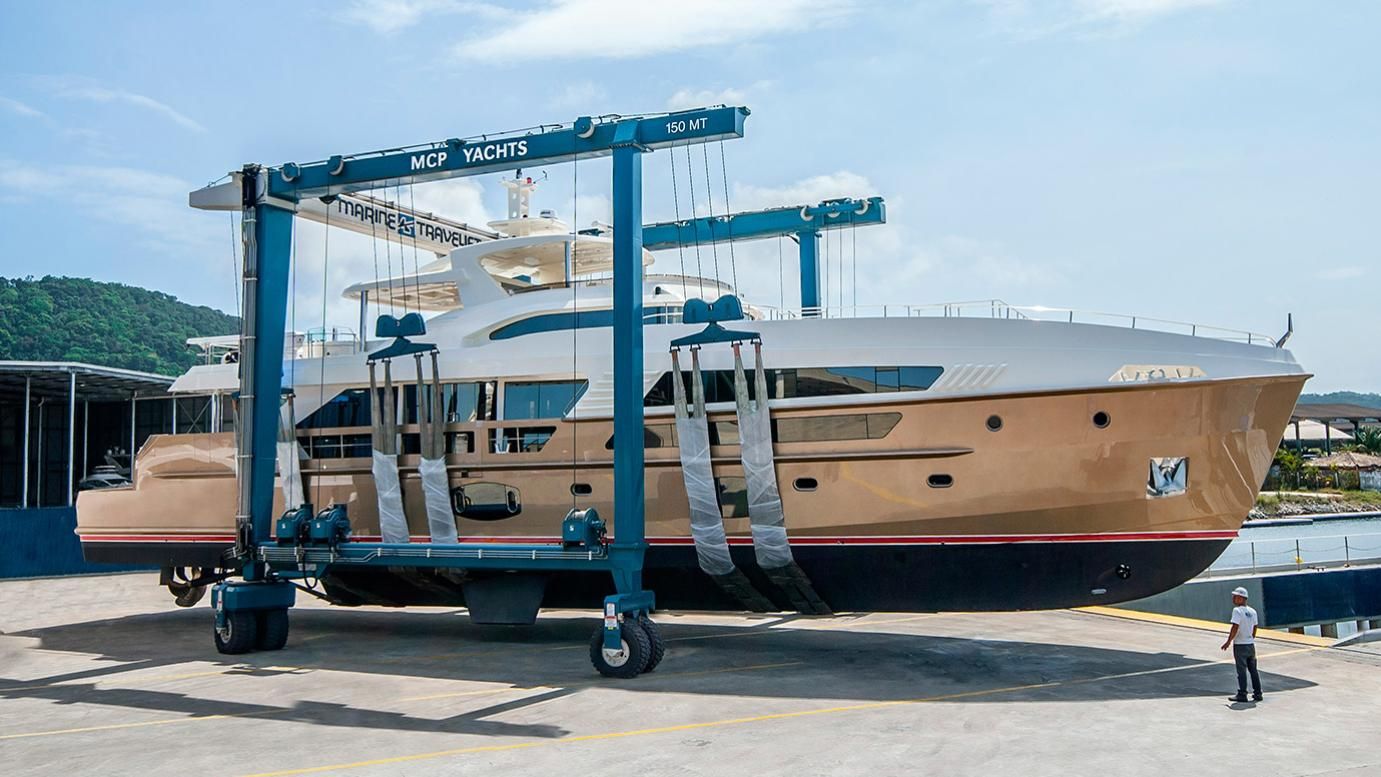 Paradiso yacht (MCP Yachts, 32.31m, 2016)